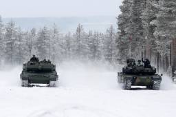 En av disse blir Hærens nye stridsvogn - Forsvaret