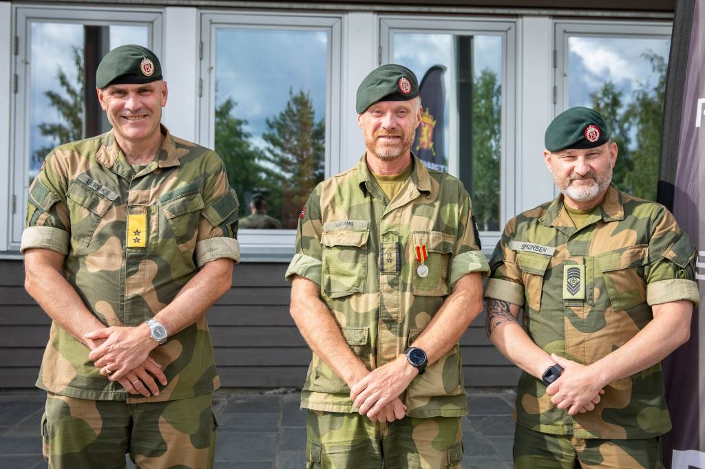 Sjef FOS ble hedret - Forsvaret