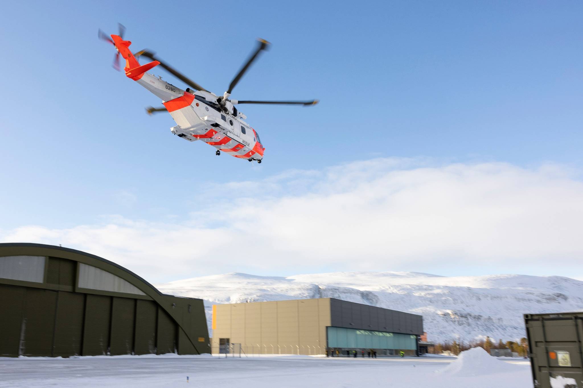 SAR Queen helt til nord - Forsvaret