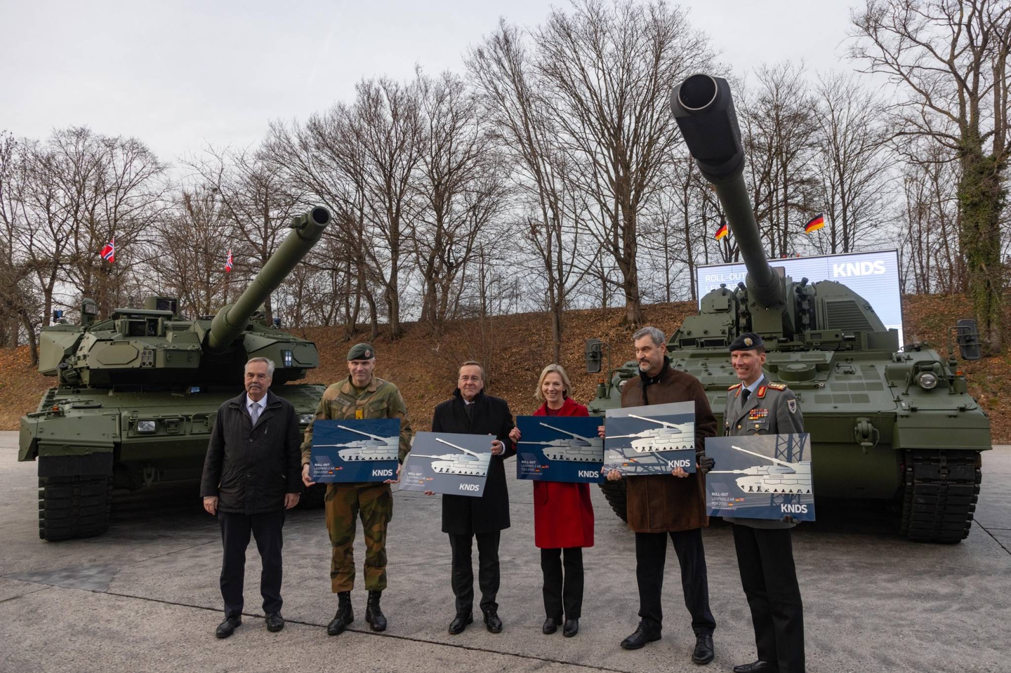 Norges nye stridsvogner rulles ut - Forsvaret