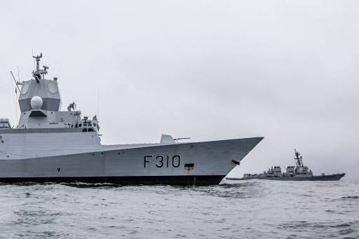 KNM Fridtjof Nansen til Svalbard - Forsvaret