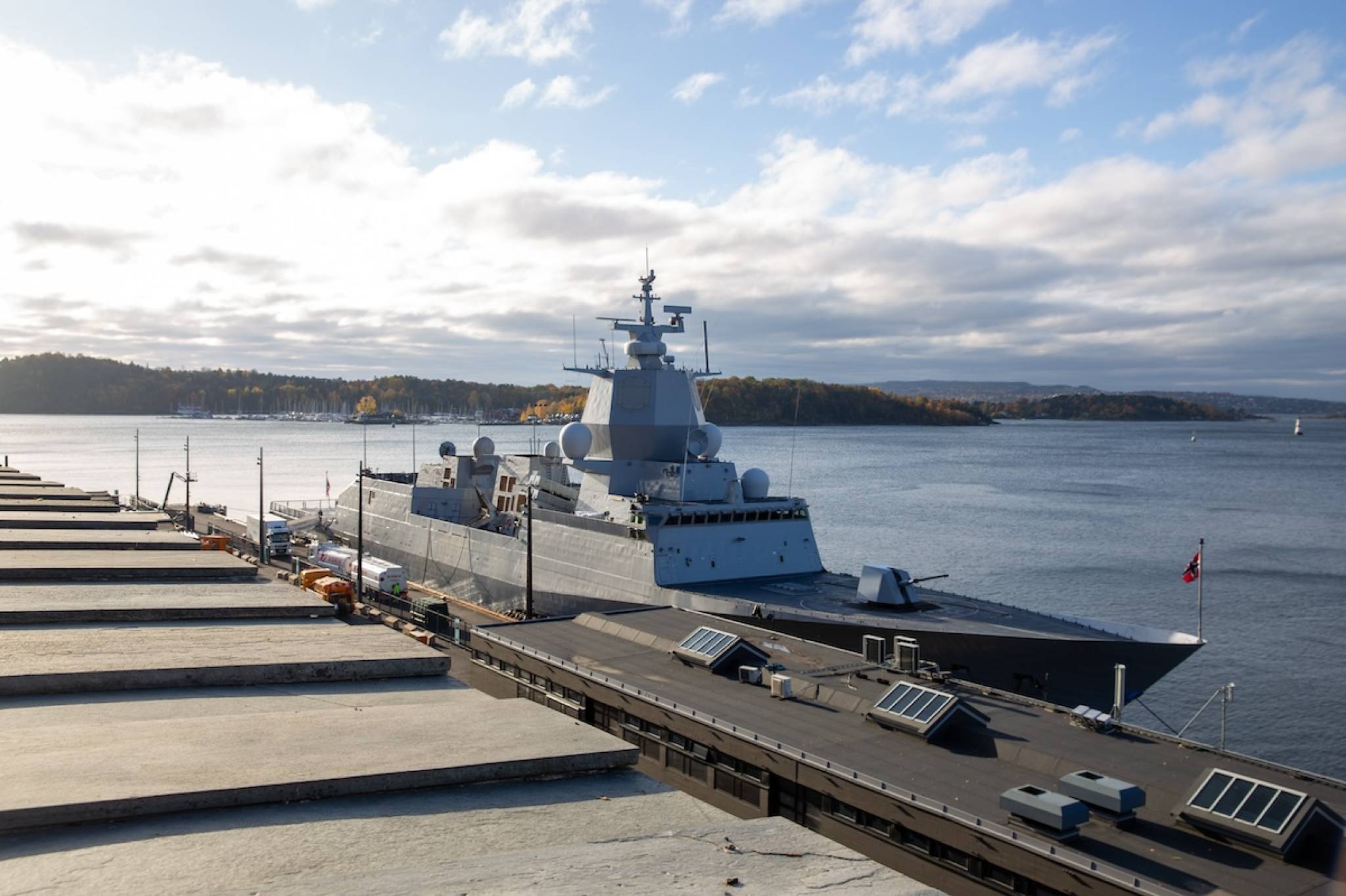 Fregatten KNM «Otto Sverdrup» legger til kai i Oslo - Forsvaret