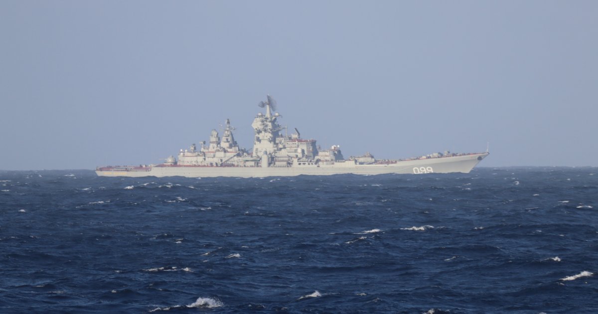 Kystvakten følger russisk marinefartøy - Forsvaret