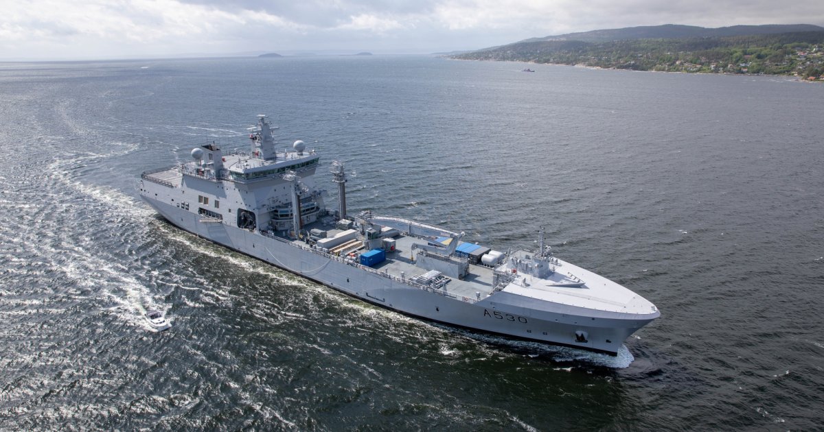 Slepeøvelse med KNM «Maud» og KV «Sortland» - Forsvaret