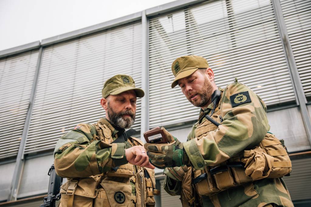 Aldri alene på post - Forsvaret