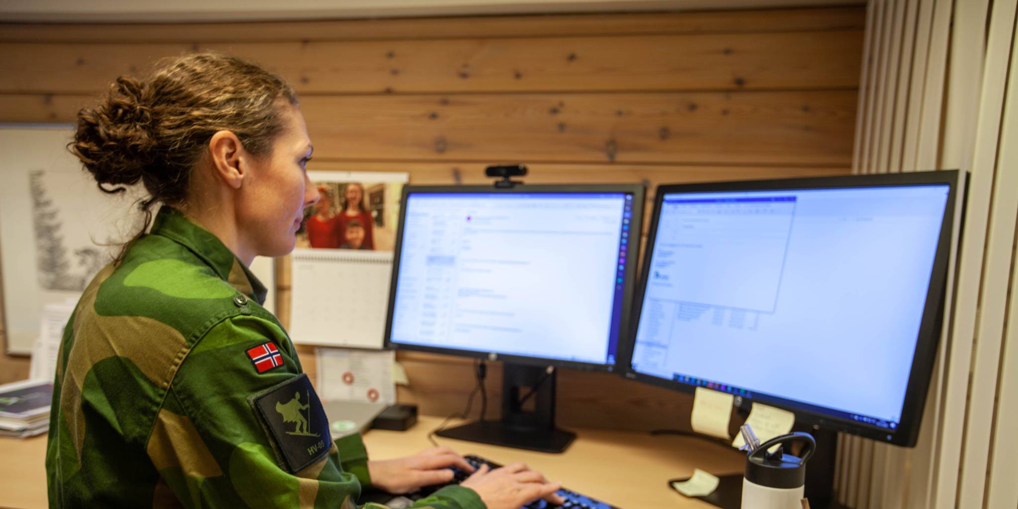 Markerte «uniform på jobben-dagen» over hele landet - Forsvaret